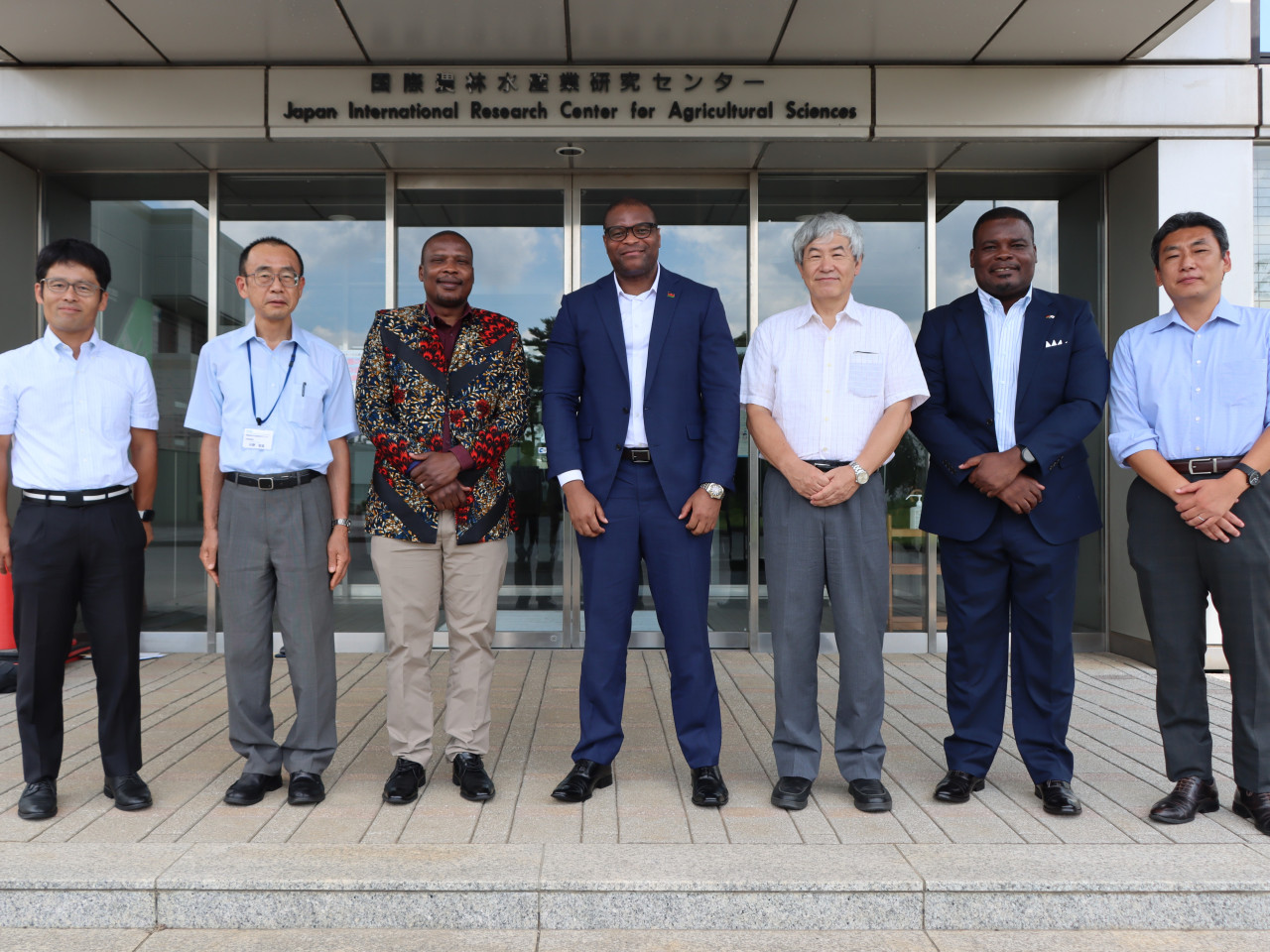 Malawi Embassy Delegation Visits JIRCAS | Japan International Research ...